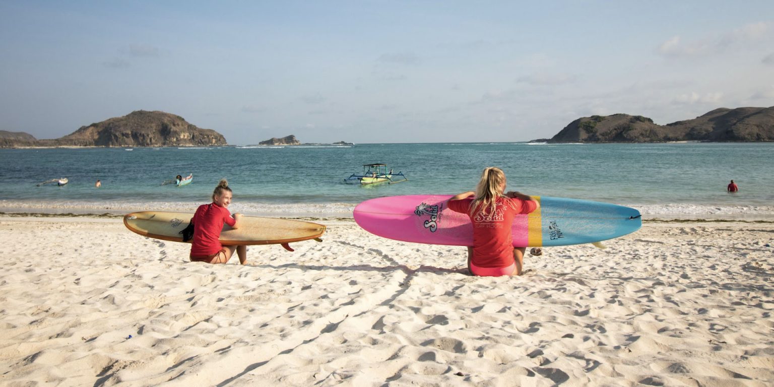 How to Learn to Surf in 10 Steps - The Perfect Guide for Beginners